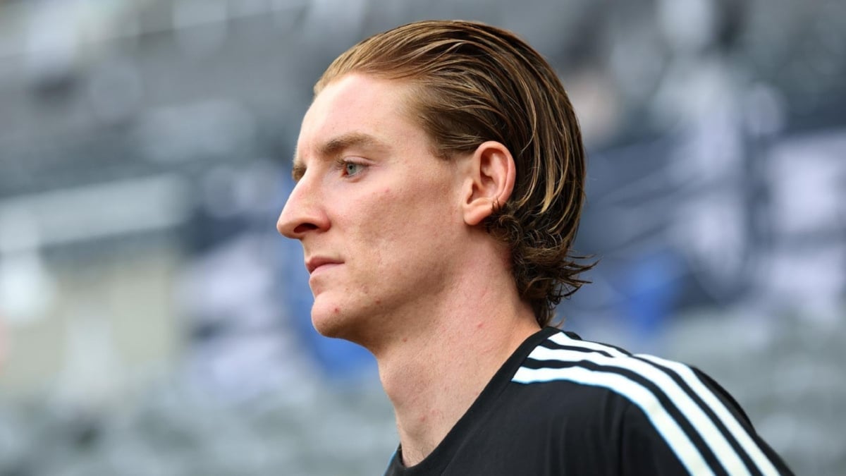 Gordon vola a Barcellona per chiudere il trasferimento - footboom1.com