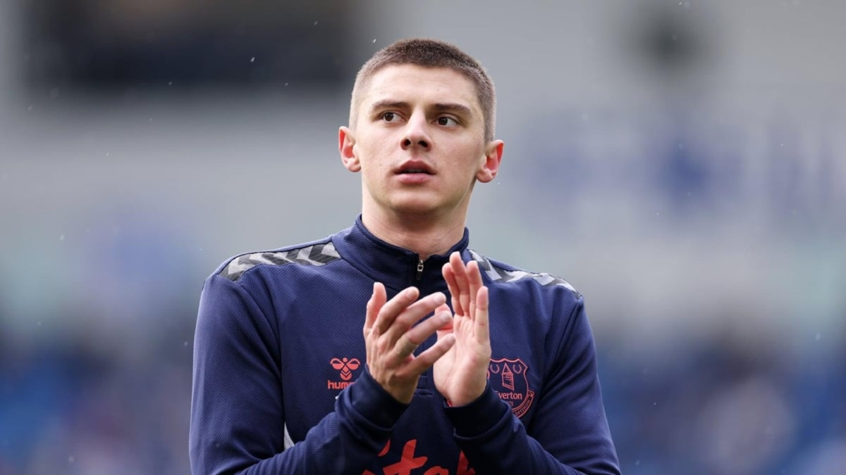 Everton rinnova il contratto di Vitaliy Mykolenko - footboom1.com