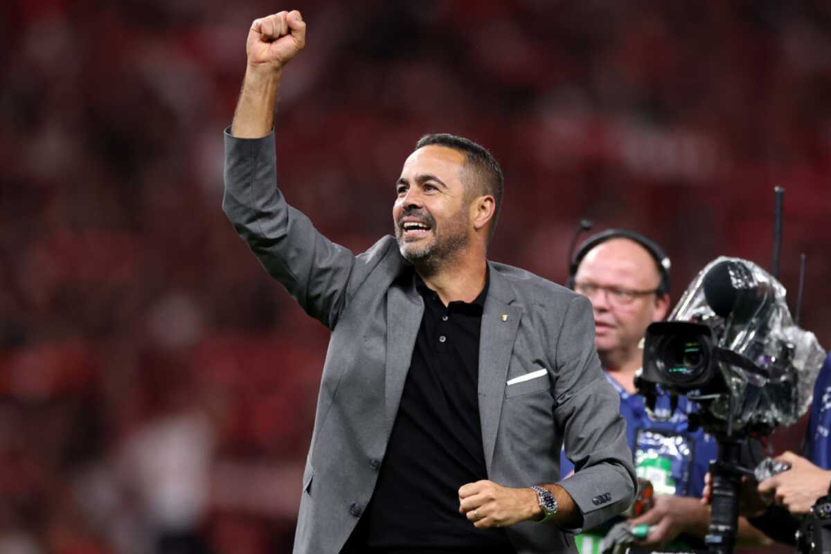 Marriage Shattered: Former Botafogo Coach Betrayed His Wife with Club ...