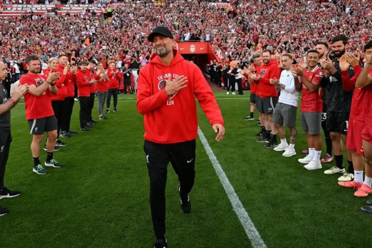 Klopp Désigne Sir Alex Ferguson Comme le Plus Grand Entraîneur de ...