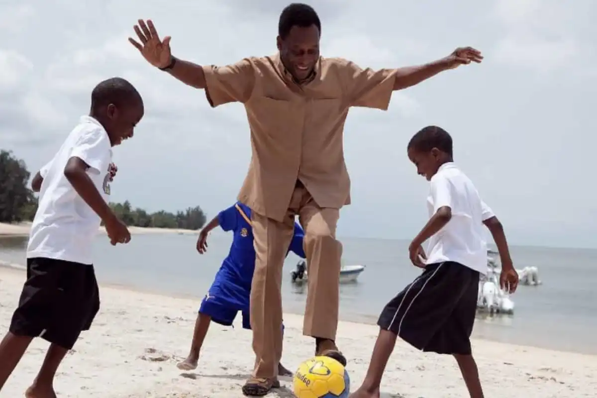 16-Year-Old Mexican Prodigy Breaks Pelé's Record and Dreams of Real ...