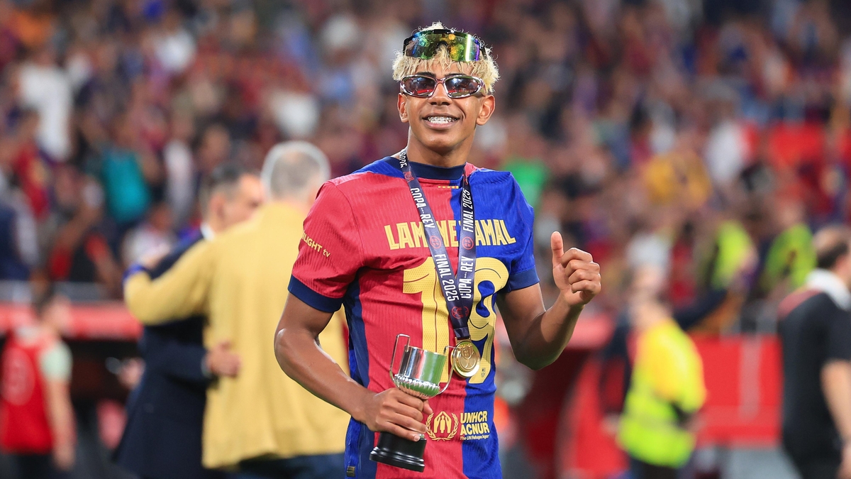 Lamine Yamal's Custom Adidas Boots Steal the Spotlight - footboom1.com