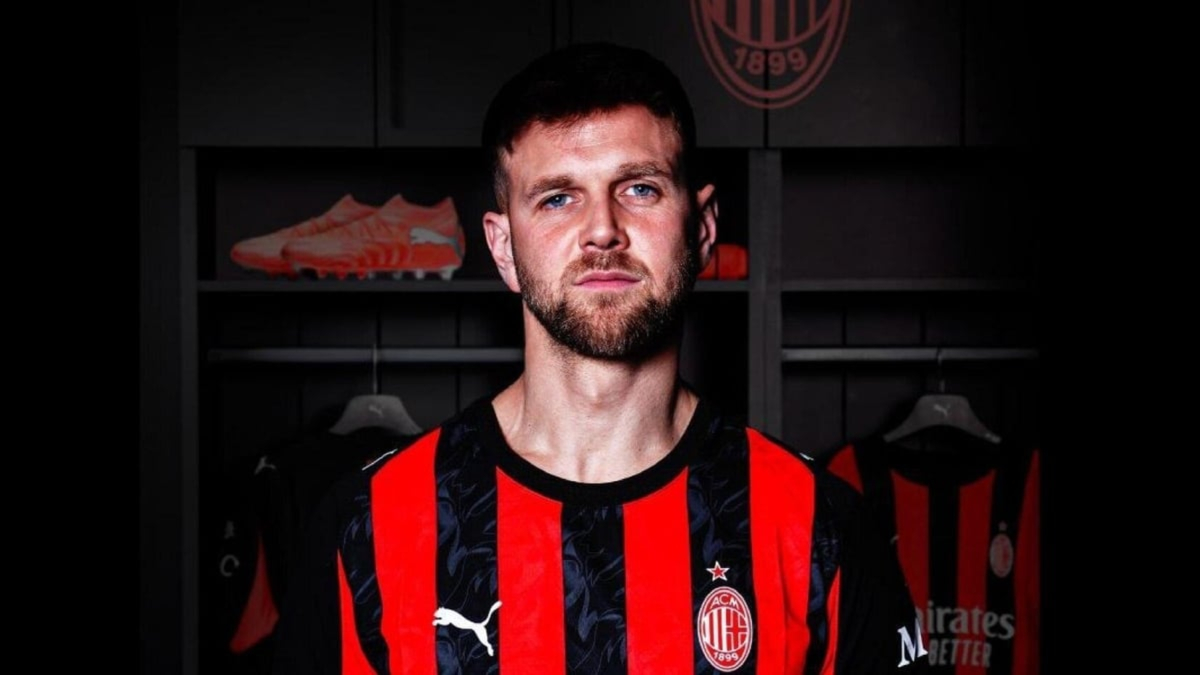 Milan Forward Fullkrug Robbed of €500K Watches - footboom1.com