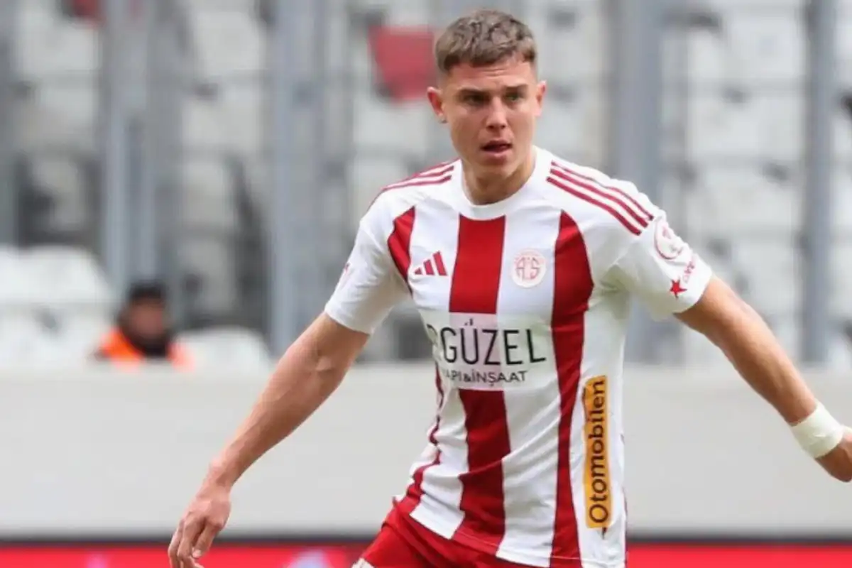 "Antalyaspor" y Oleksandr Petrusenko acuerdan la rescisión de contrato de mutuo acuerdo ...