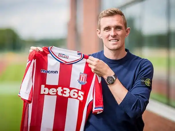 D Fletcher prend les rên de l’équipe des moins de 18 ans de Manchester ...