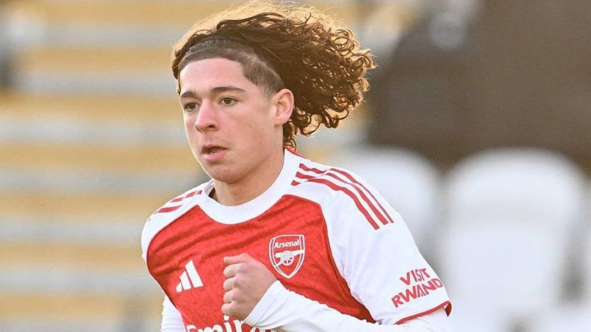 Le prodige d'Arsenal bat le record du plus jeune en UEFA Youth League ...