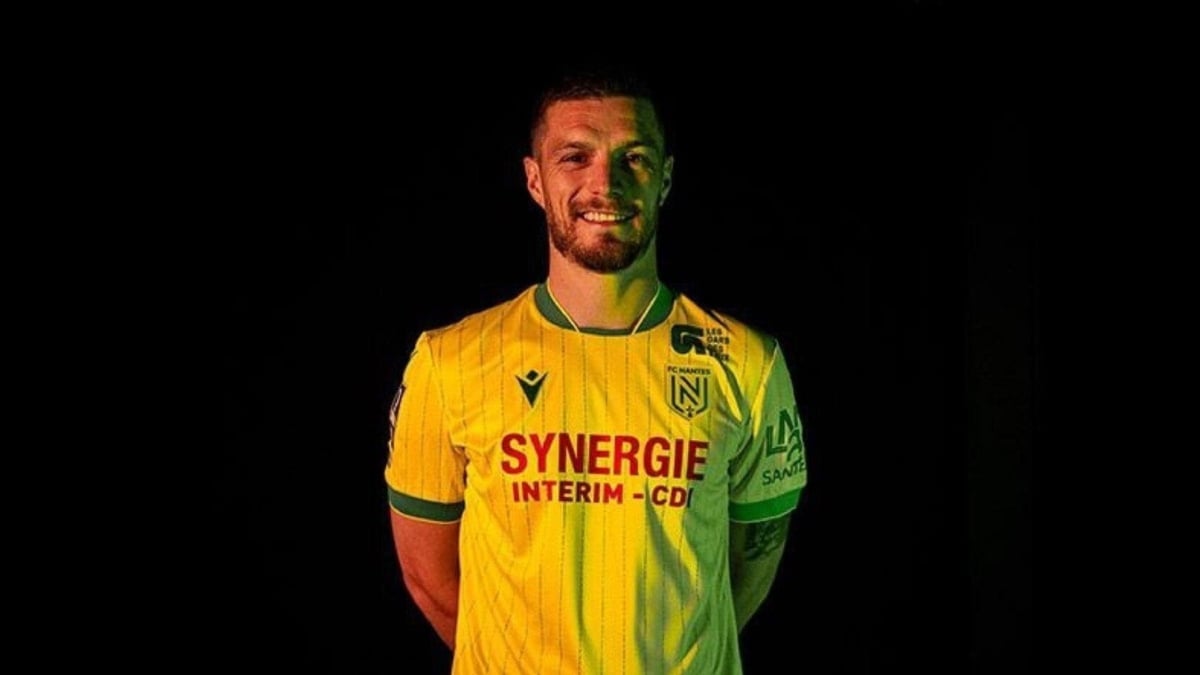 Official: Nantes Snap Up Ex-Aston Villa and Strasbourg Defender ...