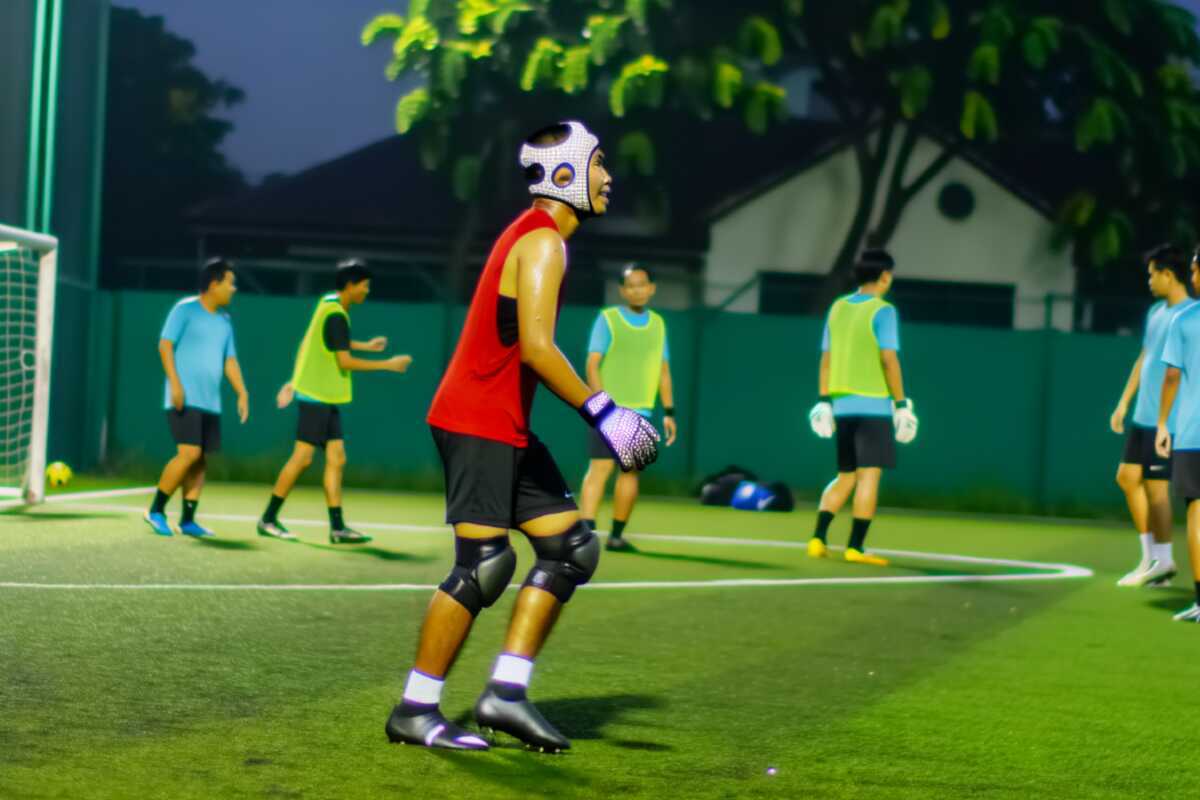 Falta Brutal: Mateta Dado de Alta Tras 25 Puntos de Sutura en la Oreja ...