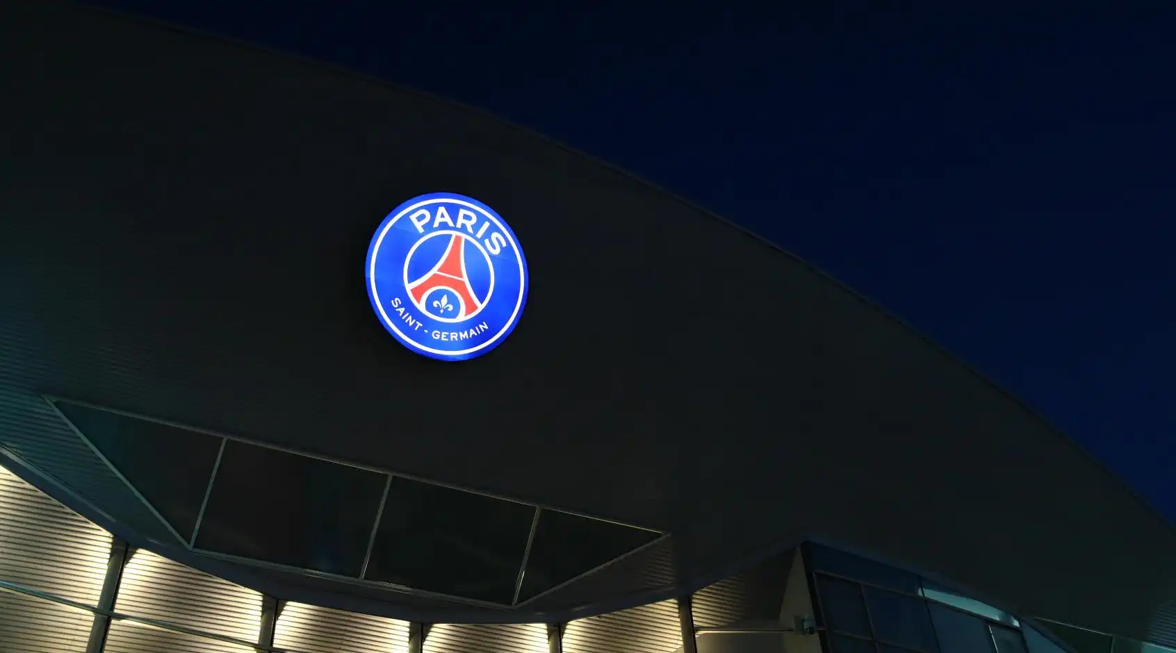 Safonov Ends PSG's Locker Room Dilemma - footboom1.com