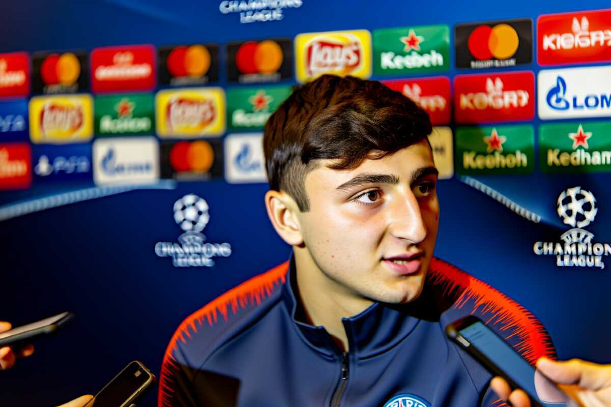Khvicha Kvaratskhelia spricht über seine Anfänge bei PSG - footboom1.com