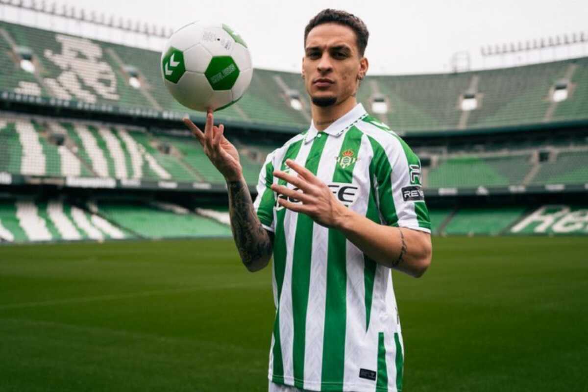 Antony Logra una Hazaña Única con el Betis - footboom1.com
