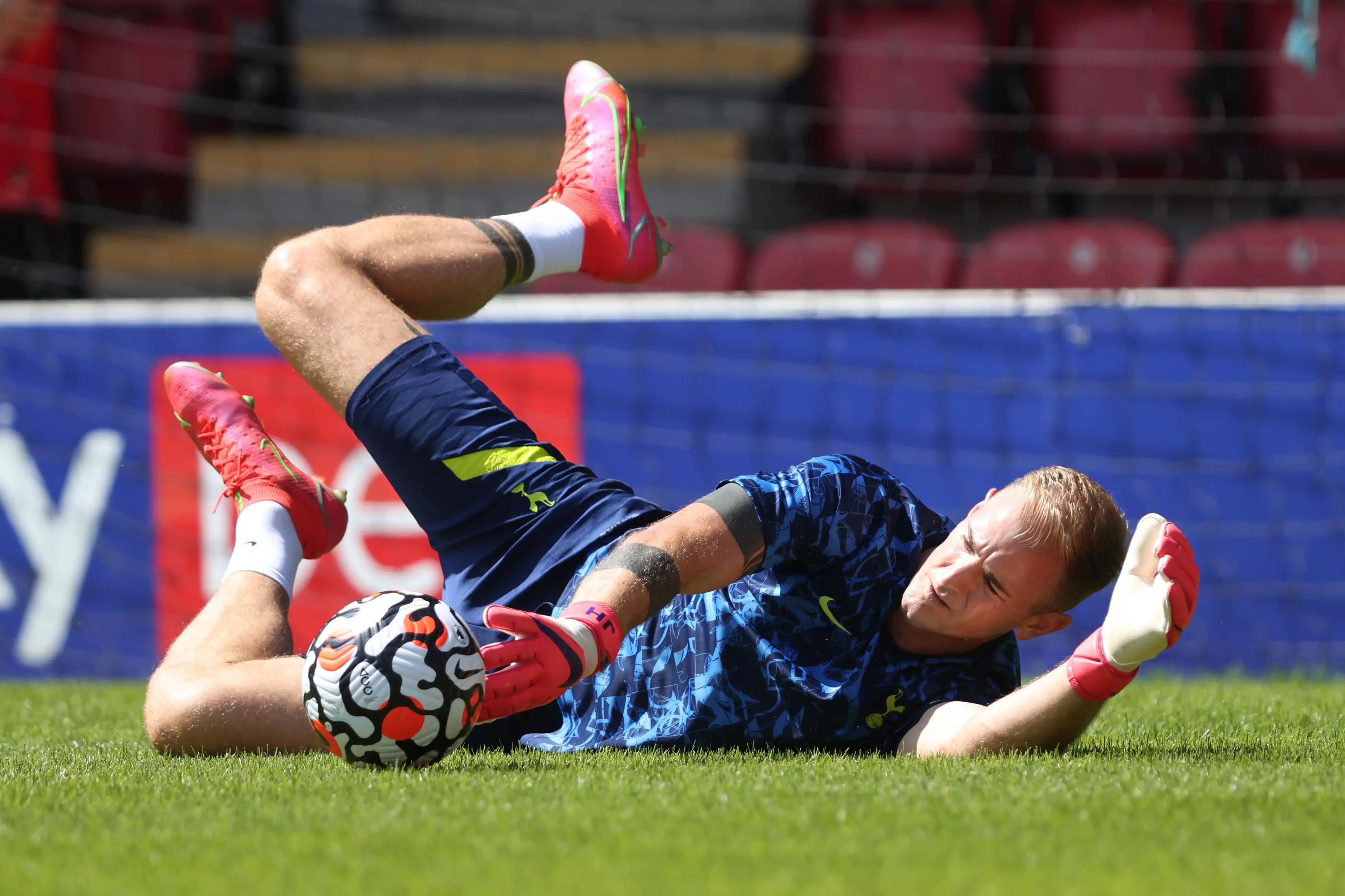 Joe Hart Khuyên Guardiola Về Tương Lai Của Trafford - footboom1.com