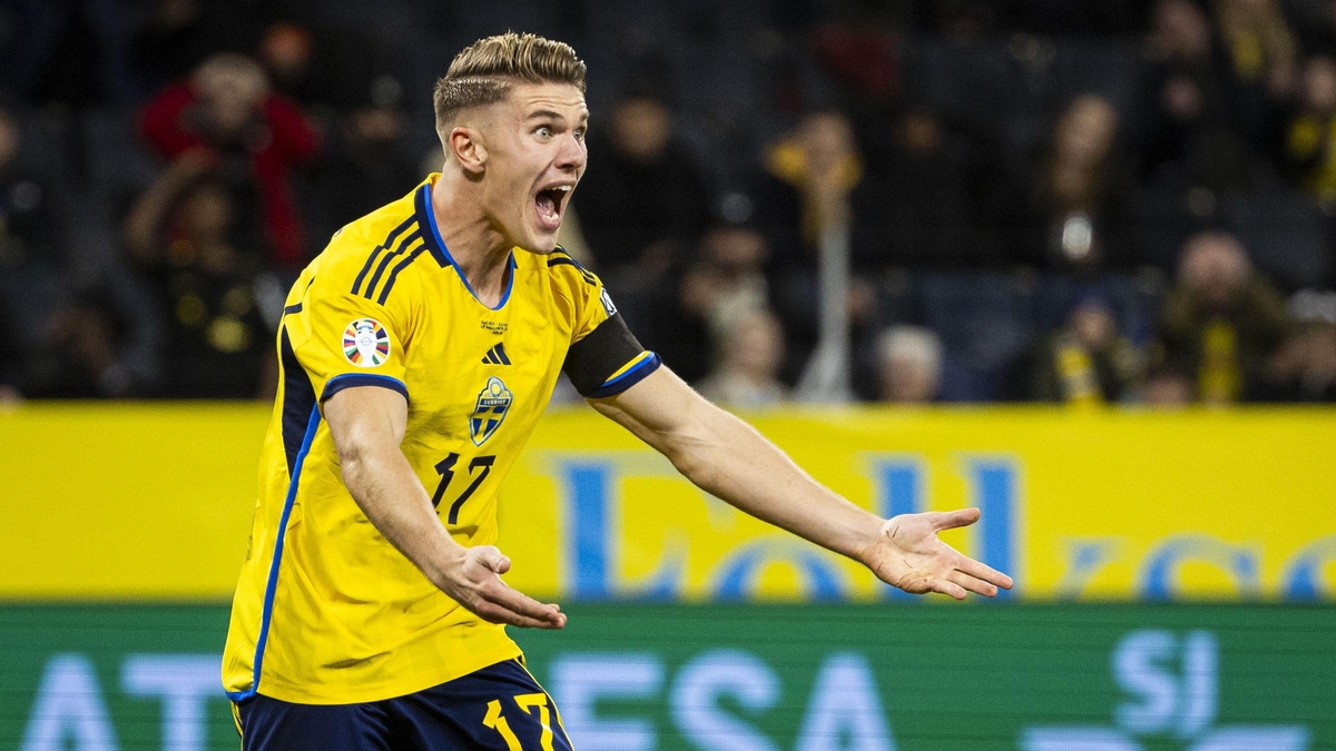 Isak and Gyokeres Under Fire After Sweden's Shocking Defeat - footboom1.com