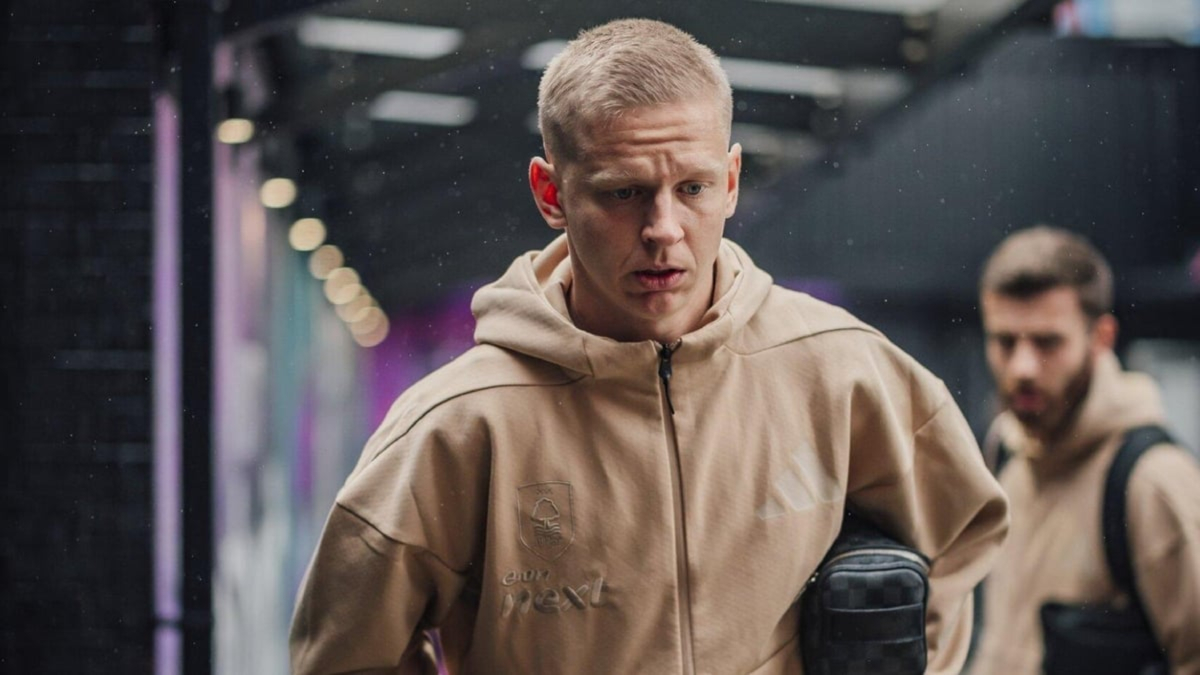 Zinchenko Addresses Lack of PSV Posts: "This Has Nothing to Do With ...