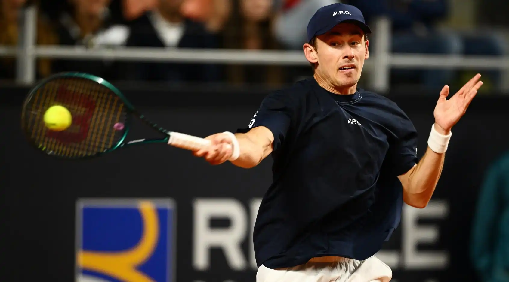 De Minaur vs. Cazaux: Pratinjau dan Prediksi Duel Seru Wimbledon ...