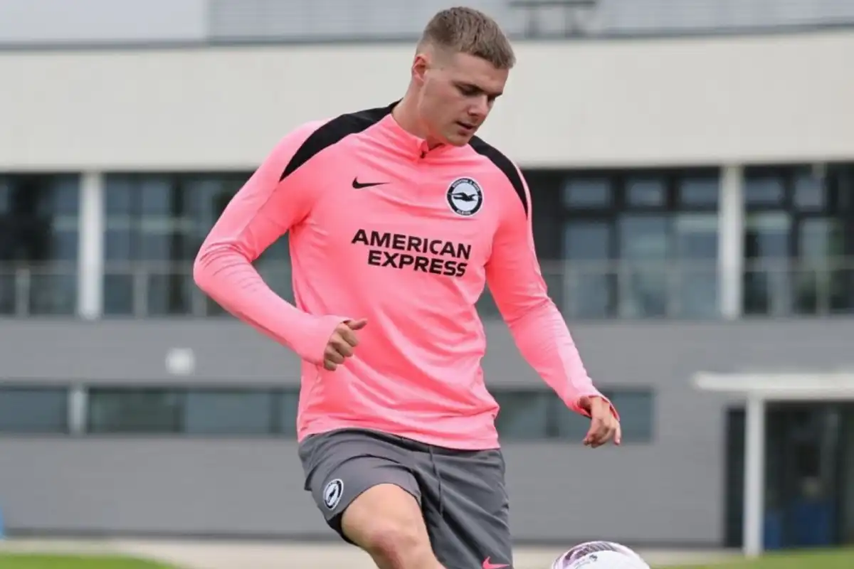 Evan Ferguson llega a Roma para relanzar su carrera cedido en la Roma ...