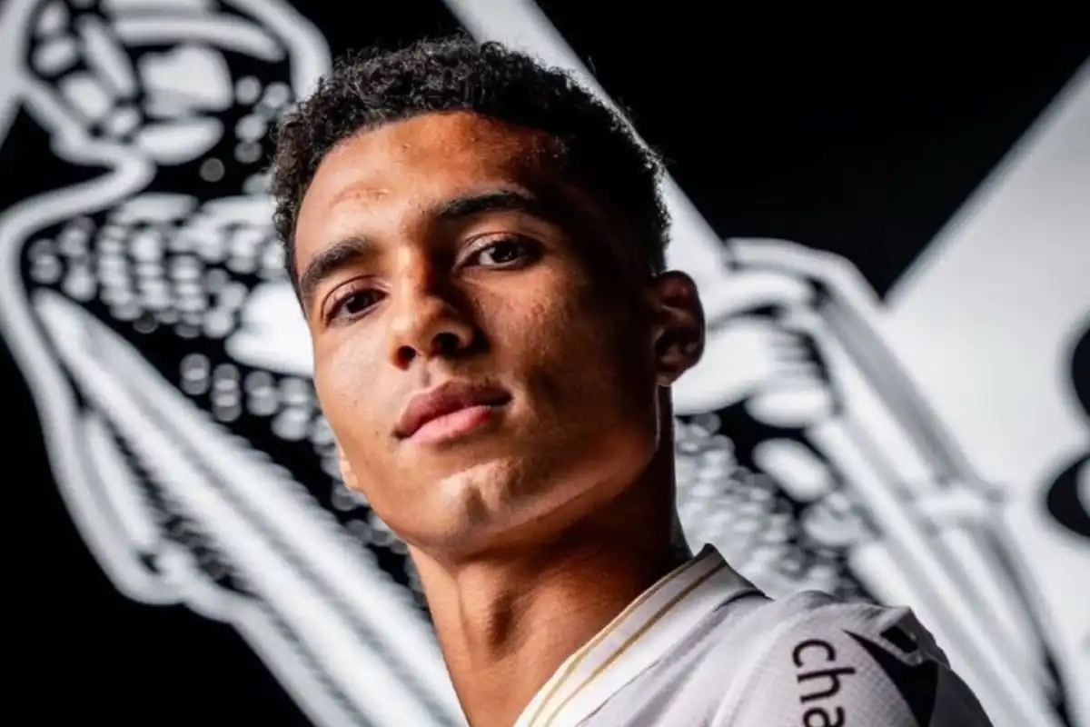 Juventus Reject Two Premier League Bids for Right-Back Alberto Costa ...