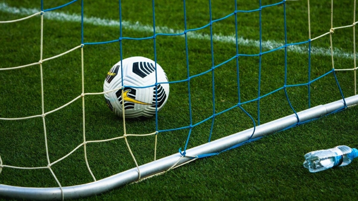 Macclesfield Town Retire le Numéro 20 d'Ethan McLeod - footboom1.com