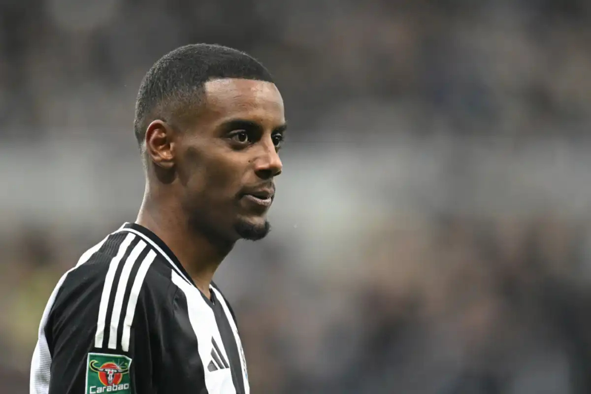 Newcastle Co-owner Meets Isak at Home for Talks - footboom1.com