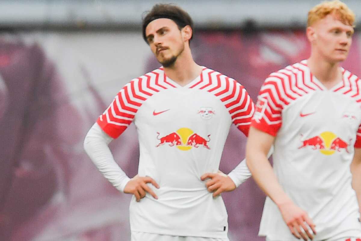 6 câu lạc bộ Bundesliga hàng đầu thể hiện sự quan tâm đến tiền vệ Elif ...