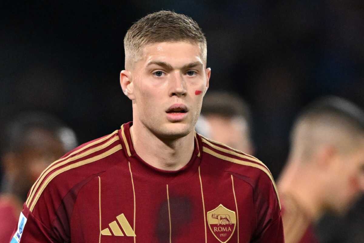 Artem Dovbik Retourne à l'Entraînement En Préparation du Derby de Rome ...