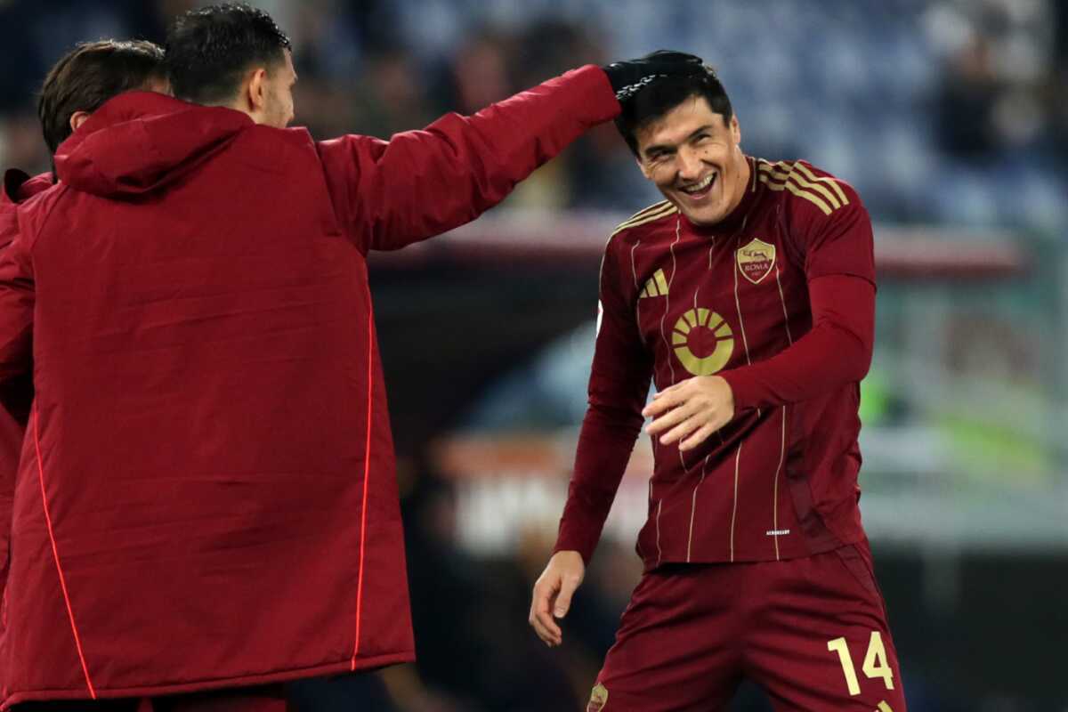 Eldor Shomurodov Được Bầu Chọn Là Cầu Thủ Xuất Sắc Nhất của Roma Tháng Hai - footboom1.com