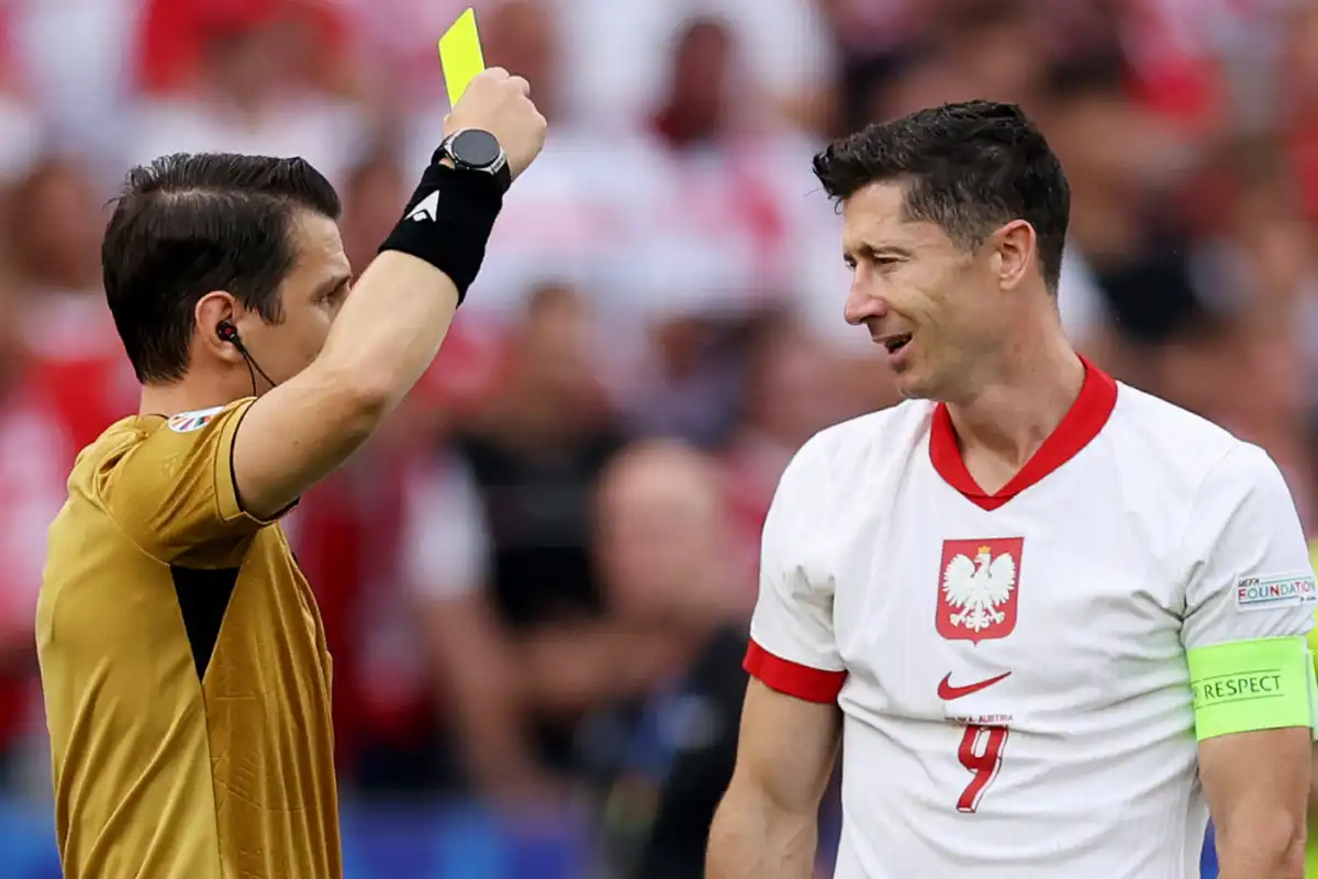 Robert Lewandowski Makes Triumphant Return to Poland National Team ...