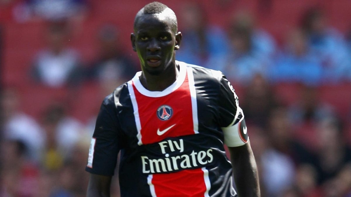 Former PSG and Liverpool Defender Sakho Calls Time on Career at 35 ...