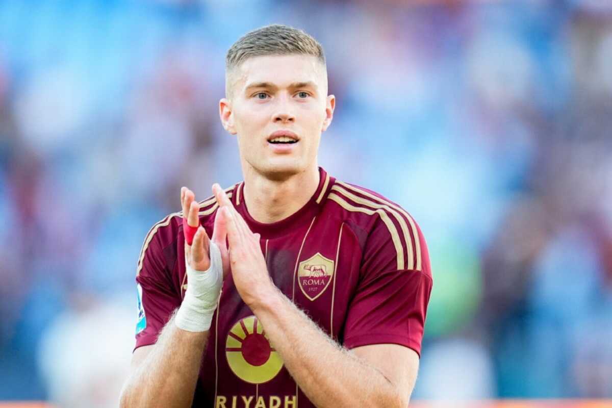 Artem Dobvyk inicia como titular para la Roma en el partido contra ...