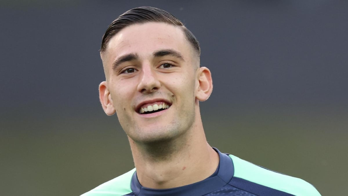 Nottingham Forest chính thức ký hợp đồng với Lorenzo Lucca - footboom1.com