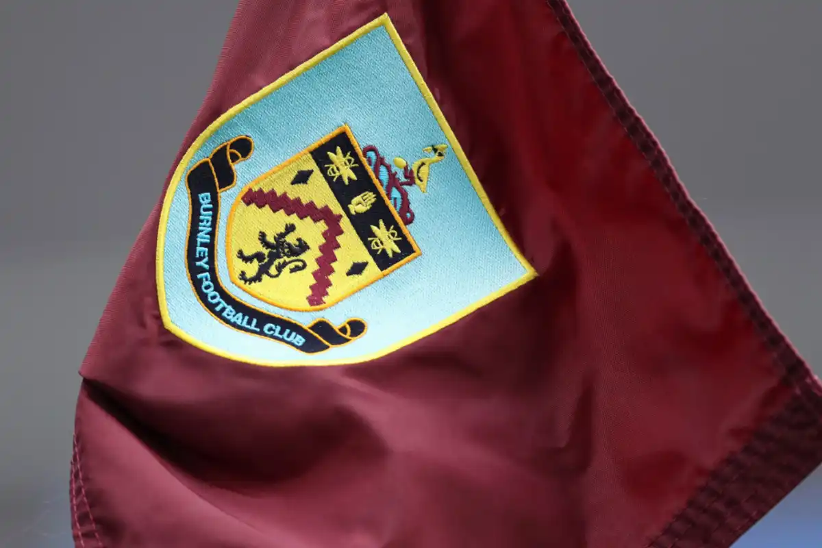 Burnley Complete Signing of Feyenoord Defender Quilindschy Hartman ...