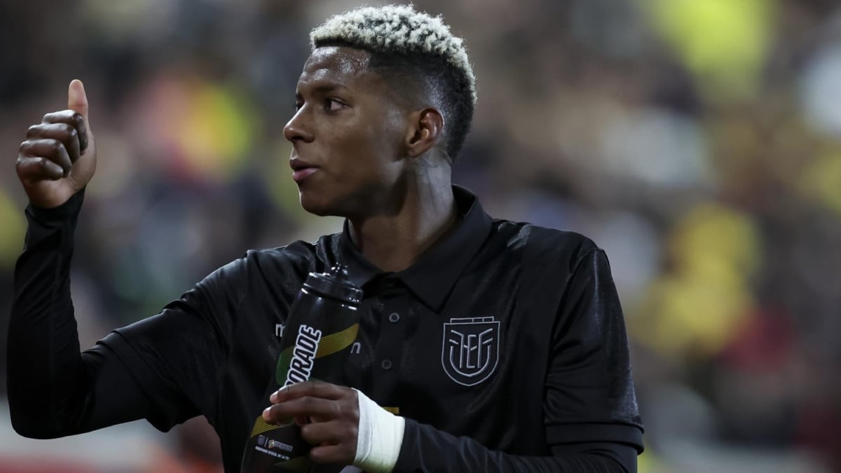 Sunderland Signs Ecuadorian Winger Nilson Angulo - footboom1.com